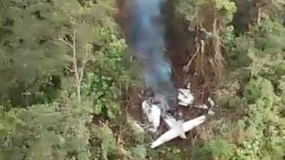 Pesawat SAM Air Berpenumpang 6 Orang Jatuh 12 KM Arah Timur Bandara ...